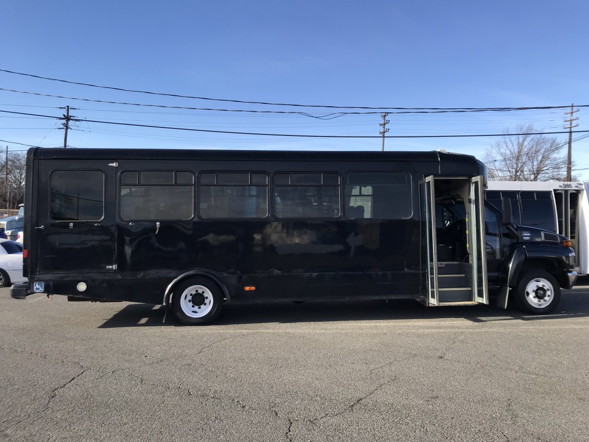Used 2006 GMC C5500 for sale #WS-11956 | We Sell Limos