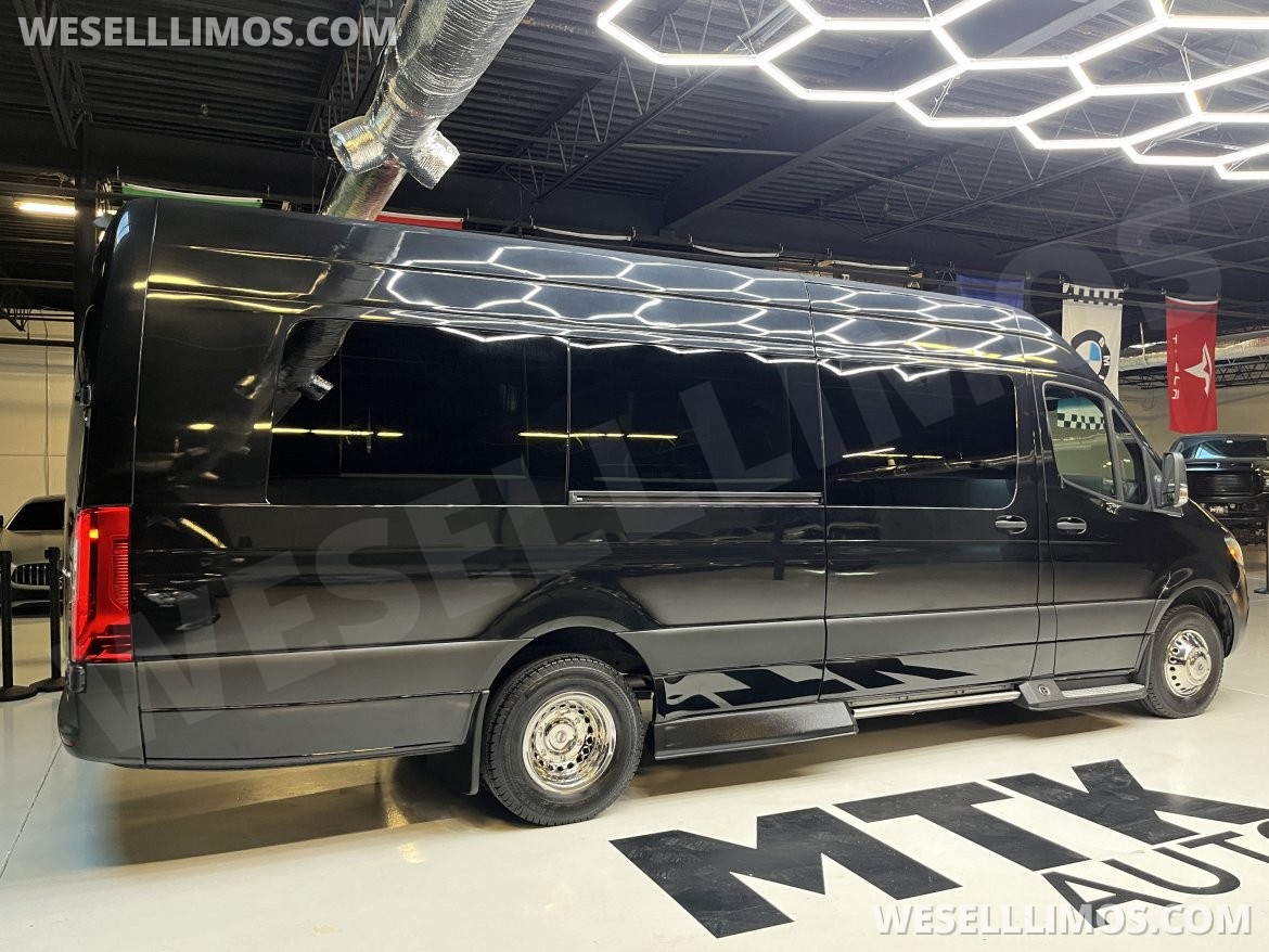 Used 2021 Mercedes-Benz Sprinter 3500 Executive Shuttle for sale in ...