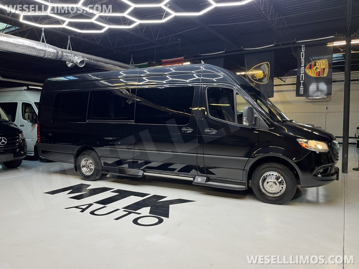 Used 2021 Mercedes-Benz Sprinter 3500 Executive Shuttle for sale in ...