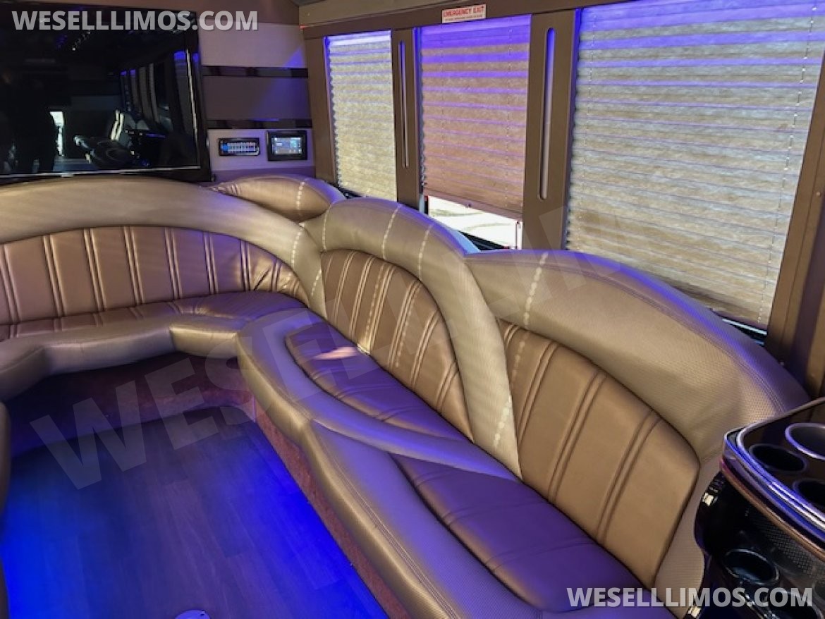 Used 2014 Ford F550 for sale in WICKLIFFE, OH #WS-18634 | We Sell Limos