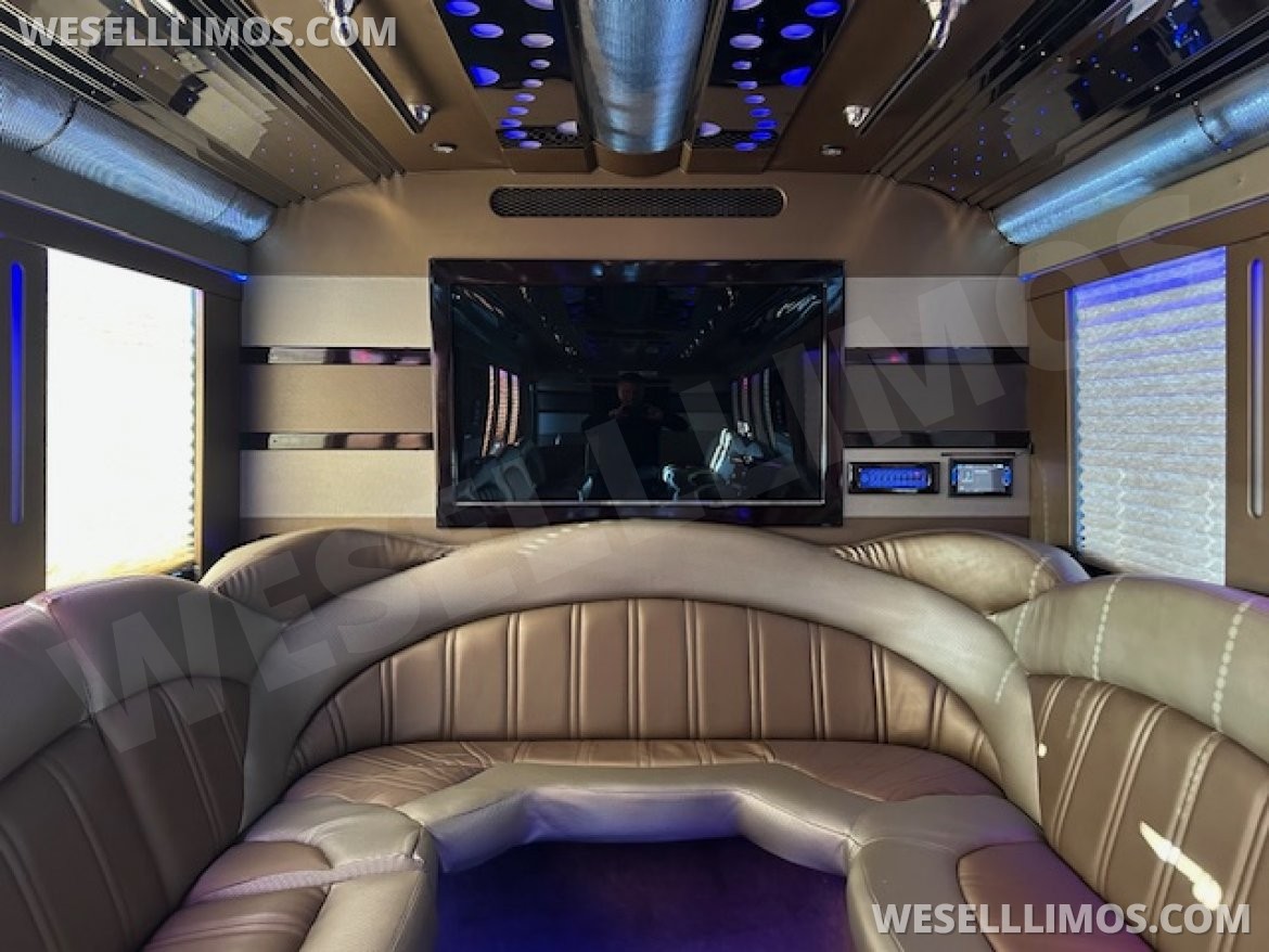 Used 2014 Ford F550 for sale in Wickliffe, OH #WS-18635 | We Sell Limos