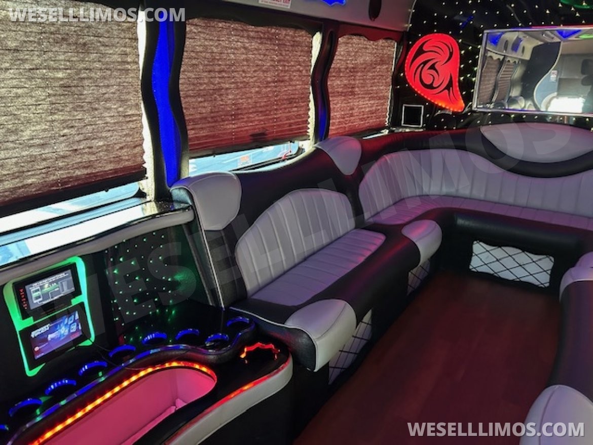 Used 2013 Ford F550 for sale in Wickliffe, OH #WS-18636 | We Sell Limos