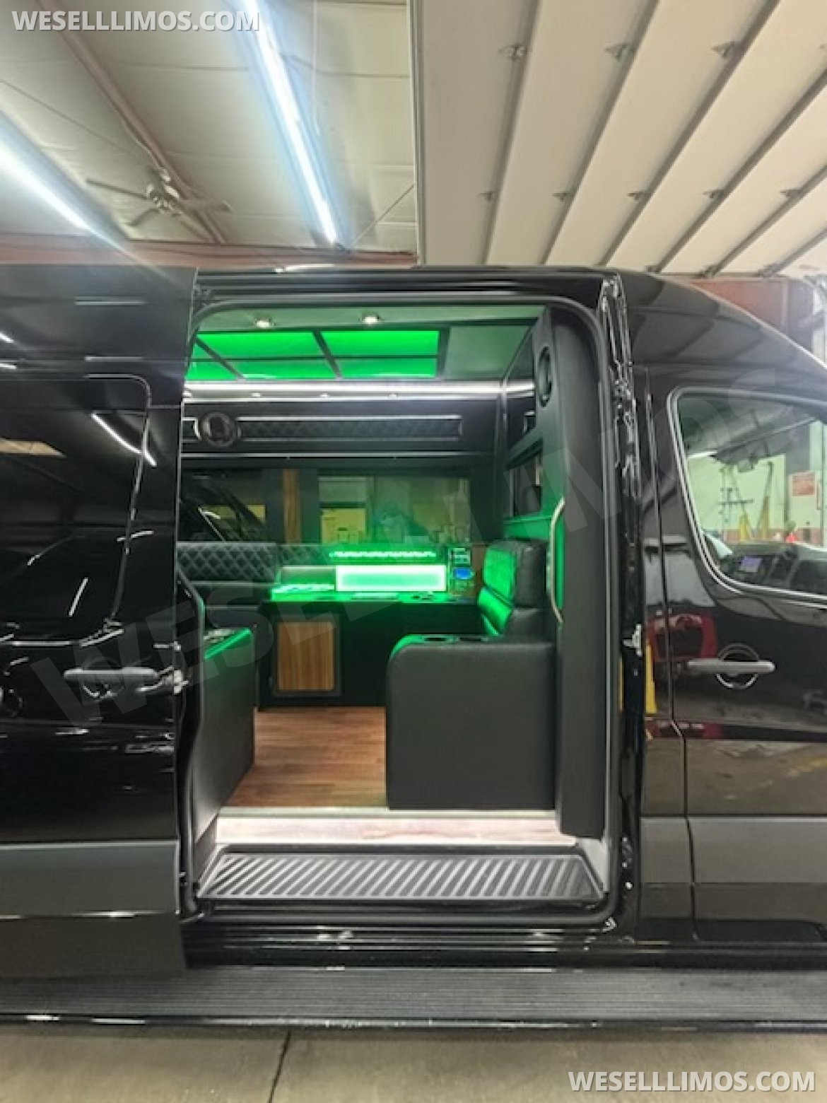 Sprinter Limo Conversion – Custom Sprinter Vans – QLLGGY