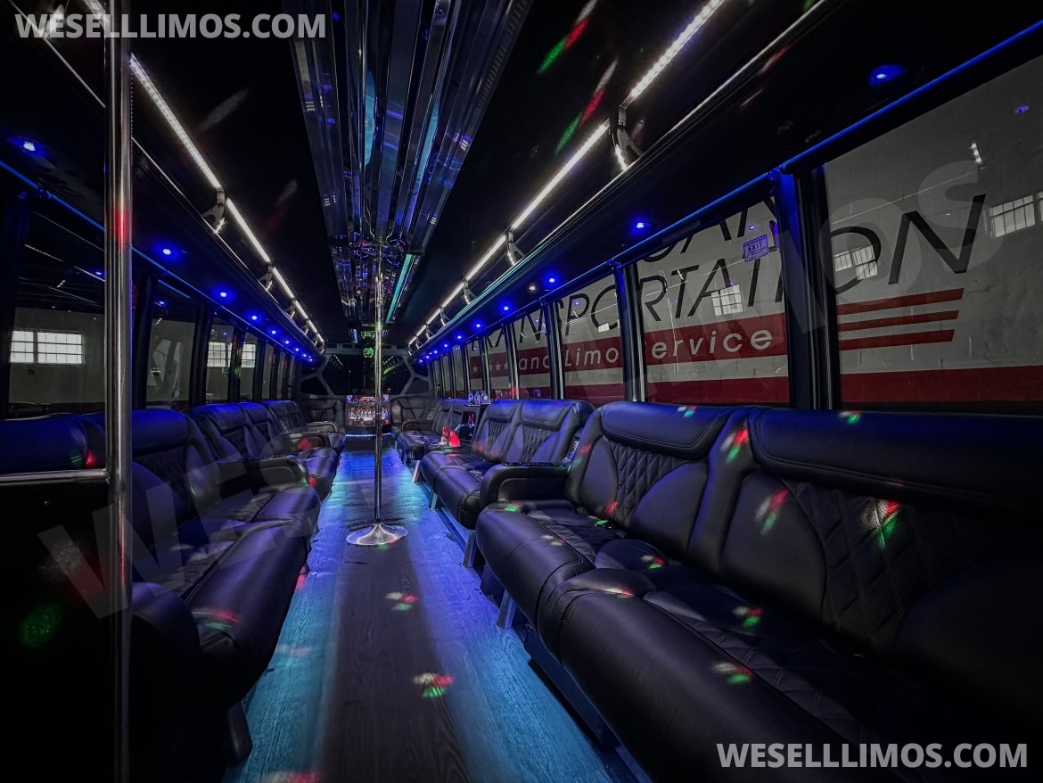 Used 2017 Freightliner GM40 for sale in Miami, FL #WS-19183 | We Sell Limos