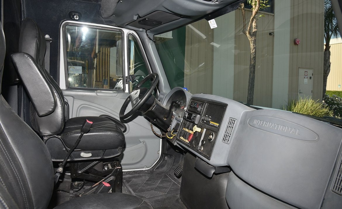 Used 2006 International Shuttle Bus for sale #WS-12306 | We Sell Limos