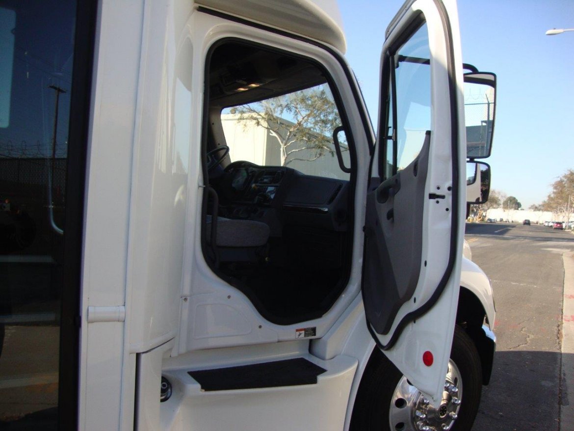 Used 2018 Freightliner M2 106 Passenger Bus for sale #WS-13088 | We ...