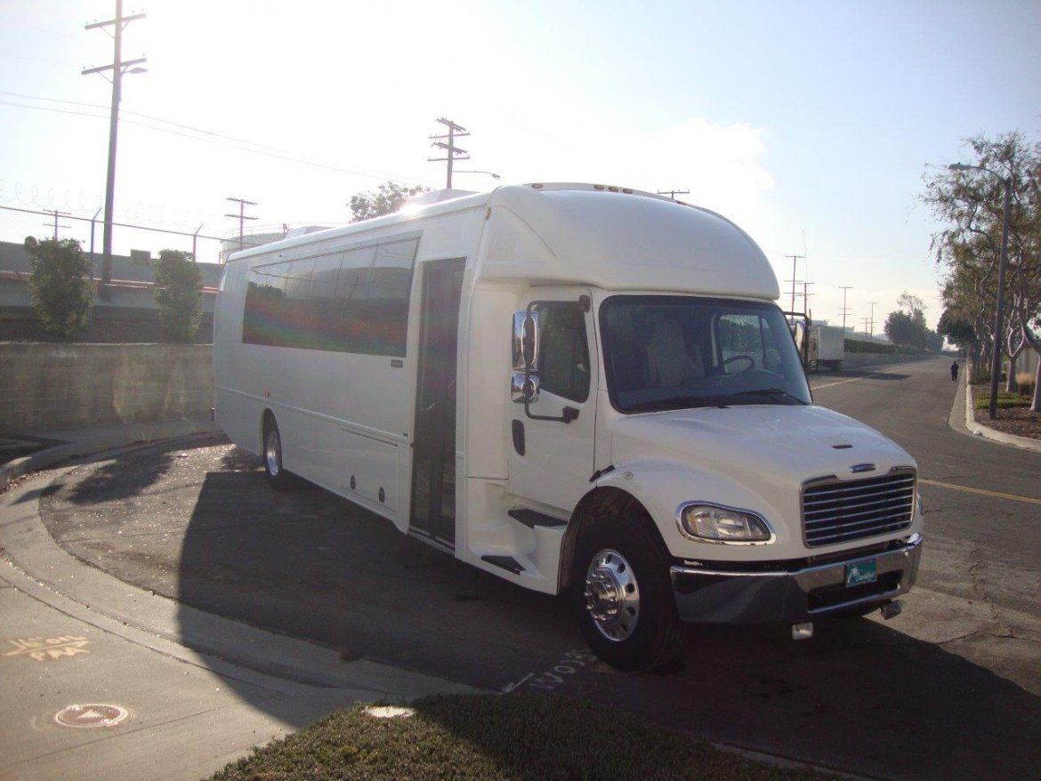 Used 2018 Freightliner M2 106 Passenger Bus for sale #WS-13088 | We ...