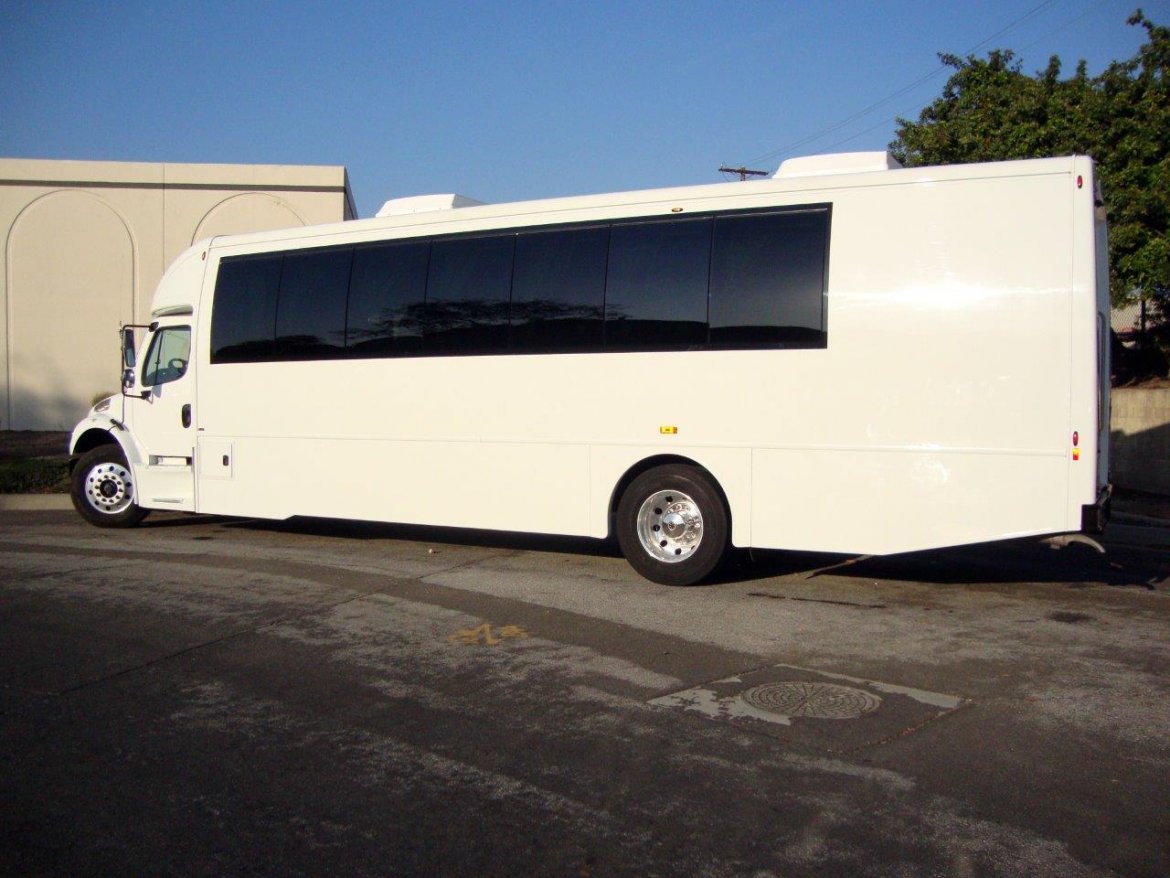 Used 2018 Freightliner M2 106 Passenger Bus for sale #WS-13108 | We ...