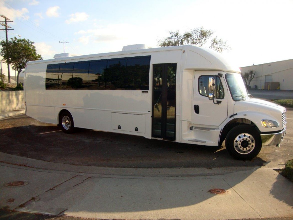 Used 2018 Freightliner M2 106 Passenger Bus for sale #WS-13108 | We ...