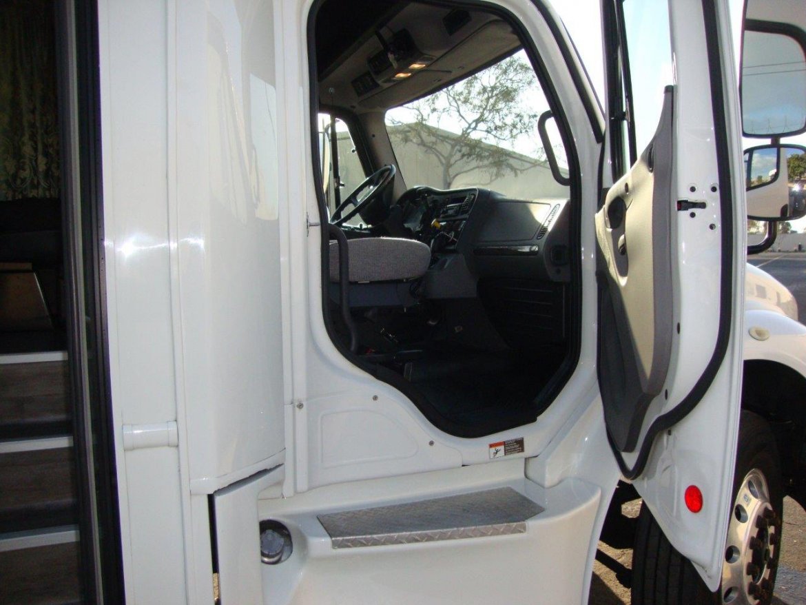 Used 2018 Freightliner M2 106 Passenger Bus for sale #WS-13108 | We ...
