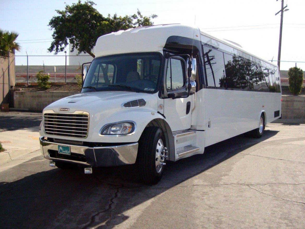 Used 2018 Freightliner M2 106 Passenger Bus for sale #WS-14477 | We ...