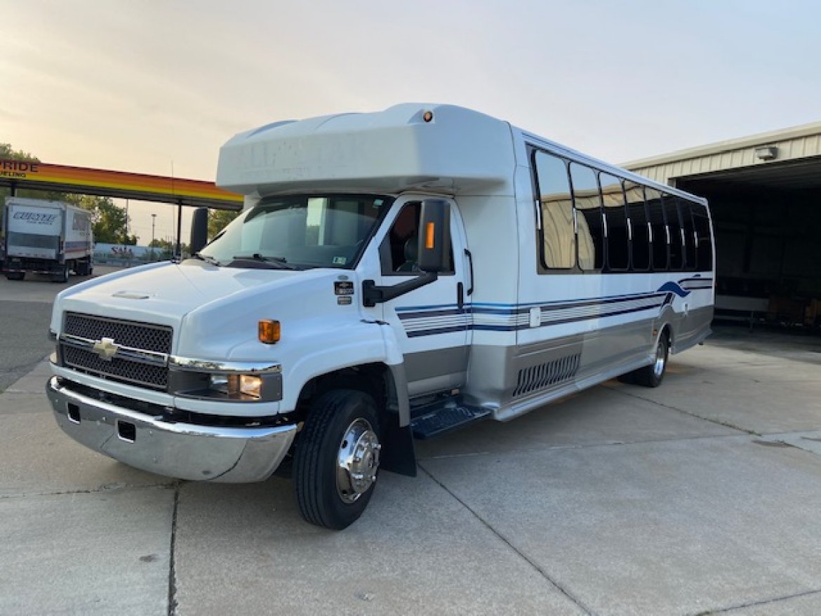 Used 2007 Chevrolet 5500 Diesel Limo Bus for sale #WS-14732 | We Sell Limos