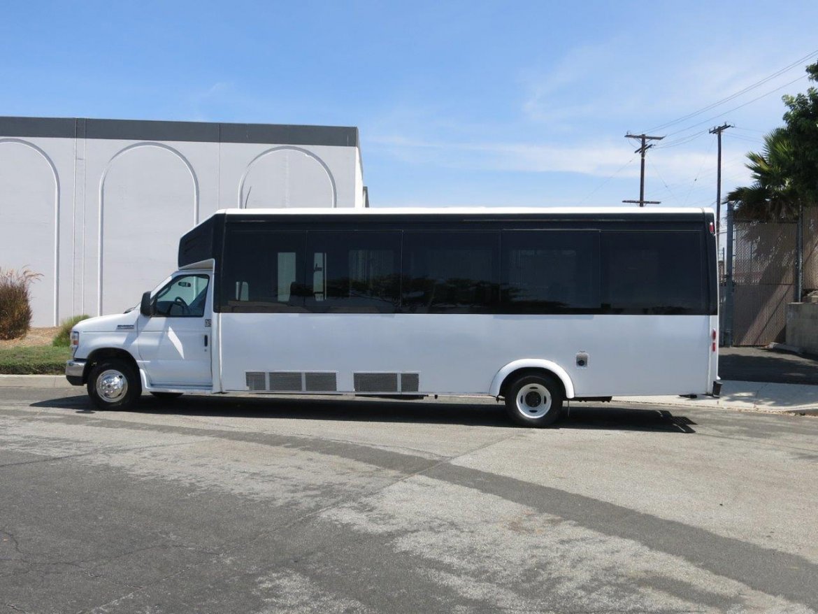 Used 2016 Ford E-450 Super Duty for sale #WS-15524 | We Sell Limos