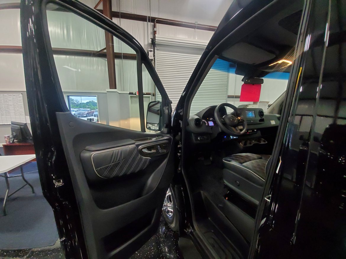 Used 2023 Mercedes-Benz Sprinter 3500 170 Midwest Luxe Business Class ...