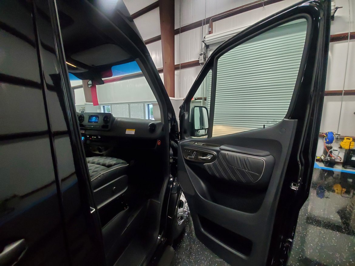Used 2023 Mercedes-Benz Sprinter 3500 170 Midwest Luxe Business Class ...