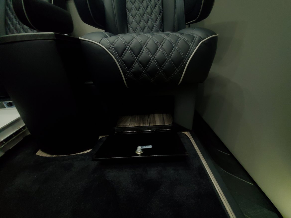 Used 2023 Mercedes-Benz Sprinter 3500 170 Midwest Luxe Business Class ...