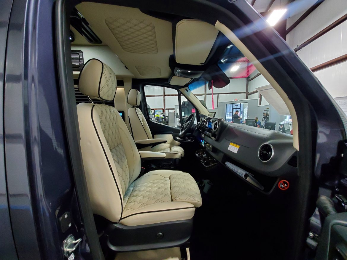 Used 2023 Mercedes-Benz Sprinter 3500 170 EXT Midwest S5 Daycruiser for ...