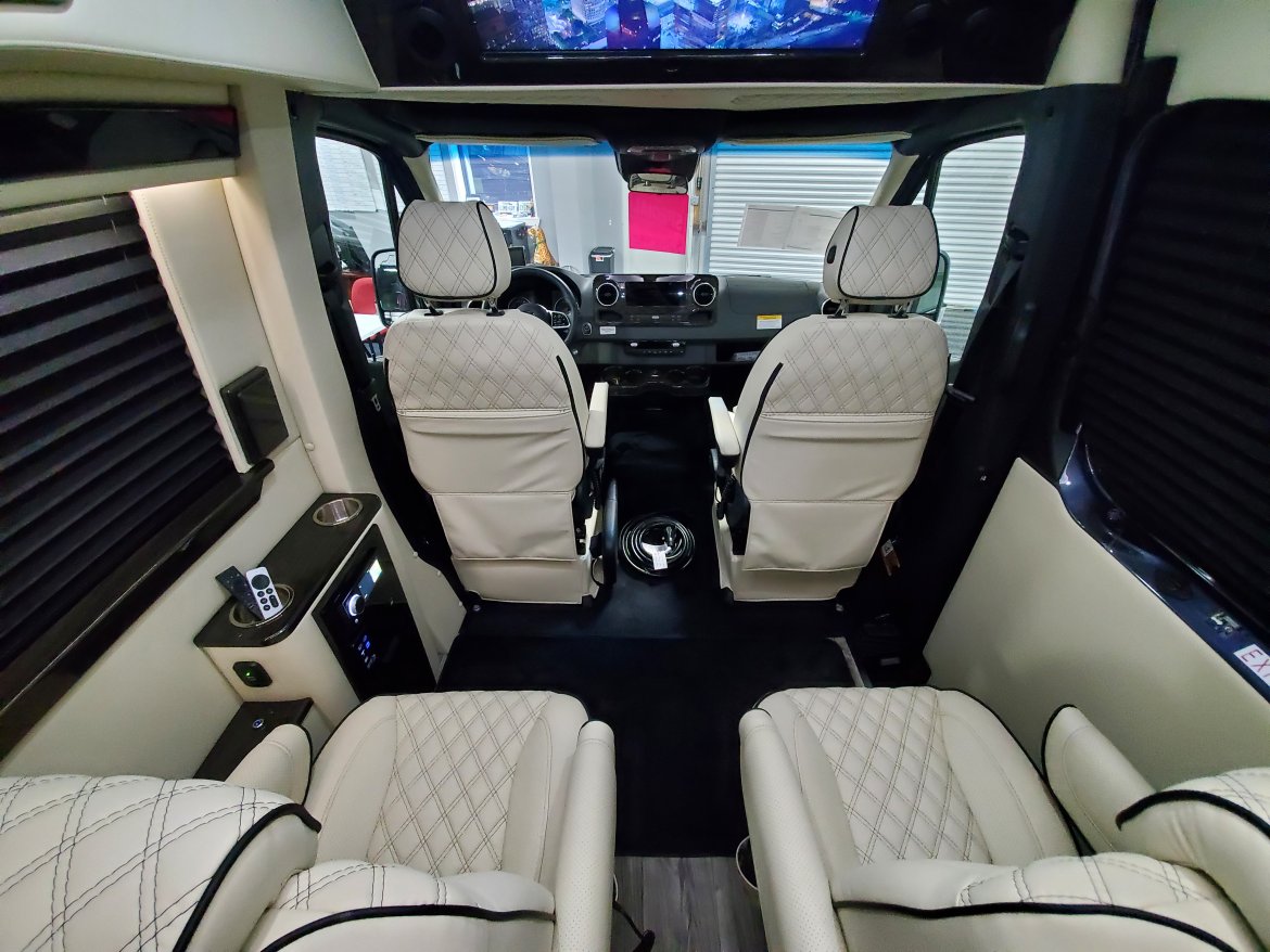 Used 2023 Mercedes-Benz Sprinter 3500 170 EXT Midwest S5 Daycruiser for ...
