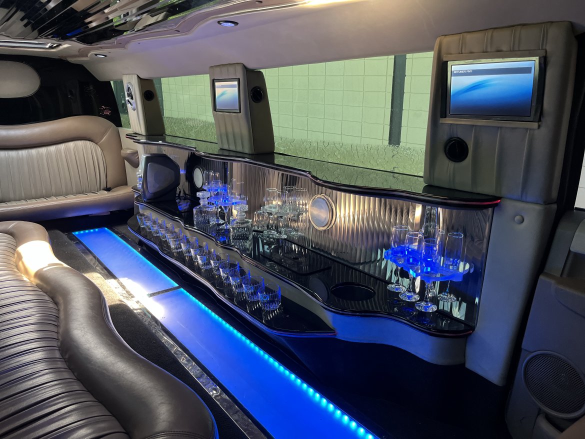 Used 2006 Jeep Commander for sale #WS-15648 | We Sell Limos