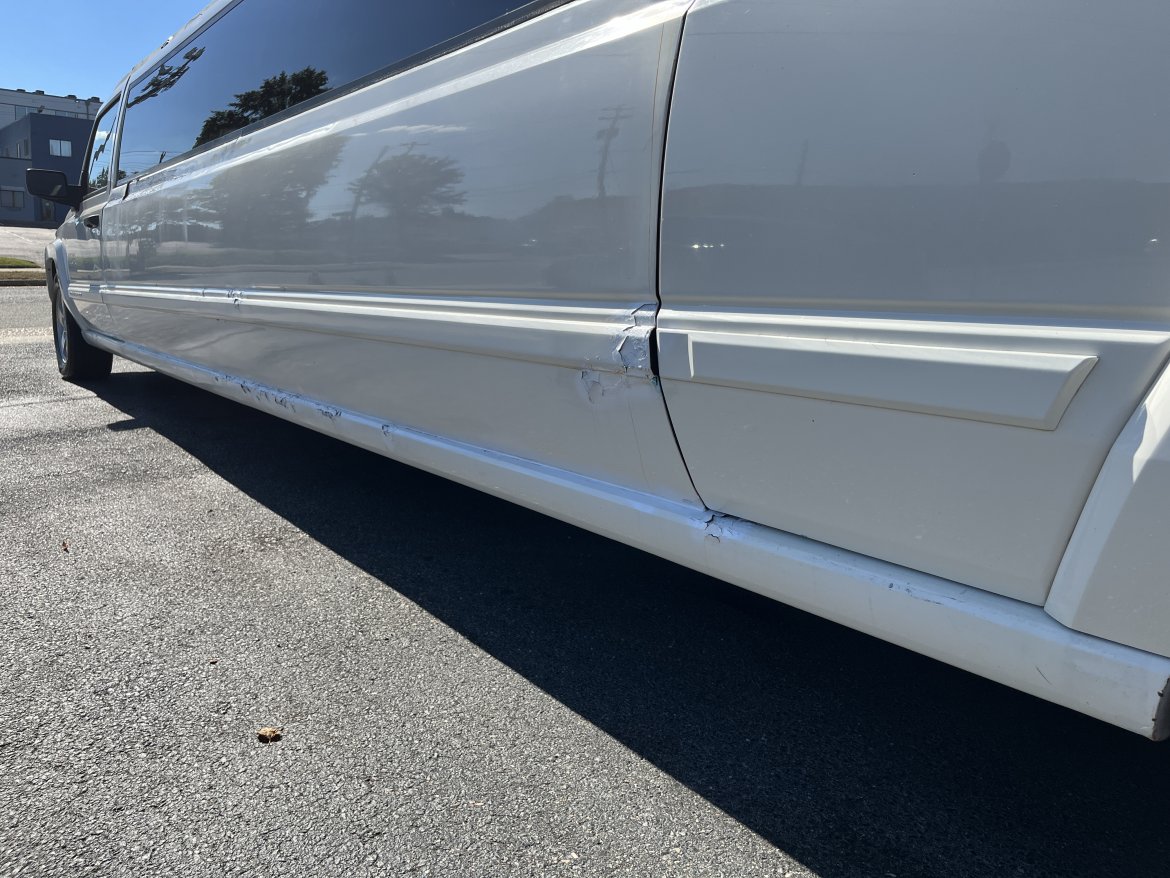 Used 2006 Jeep Commander for sale #WS-15648 | We Sell Limos