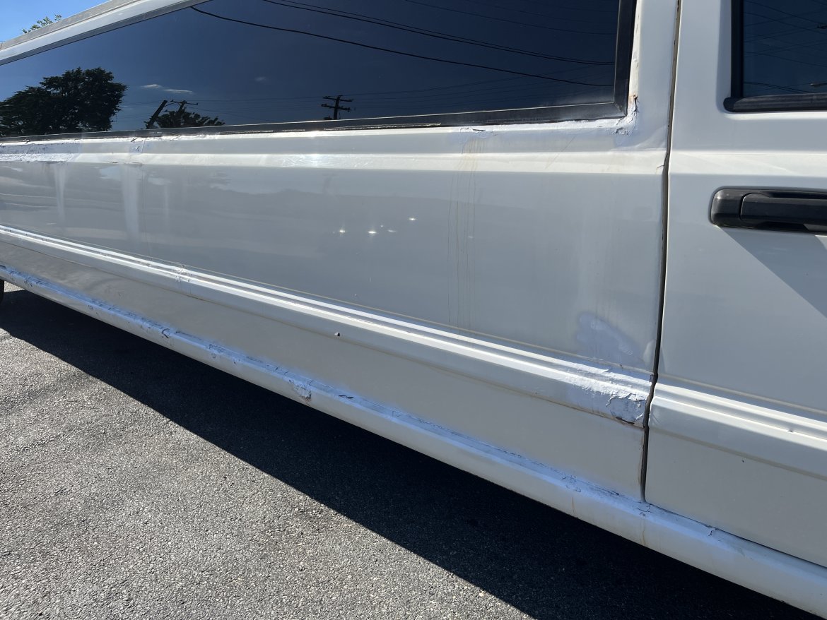 Used 2006 Jeep Commander for sale #WS-15648 | We Sell Limos