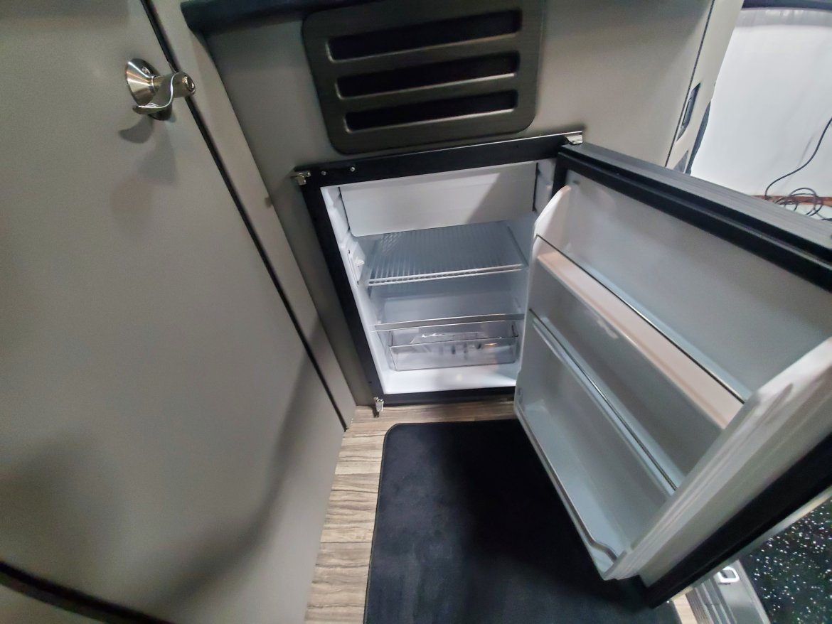 New 2023 Mercedes-Benz Sprinter 3500 170" EXT Luxe Day Cruiser D6 SS ...