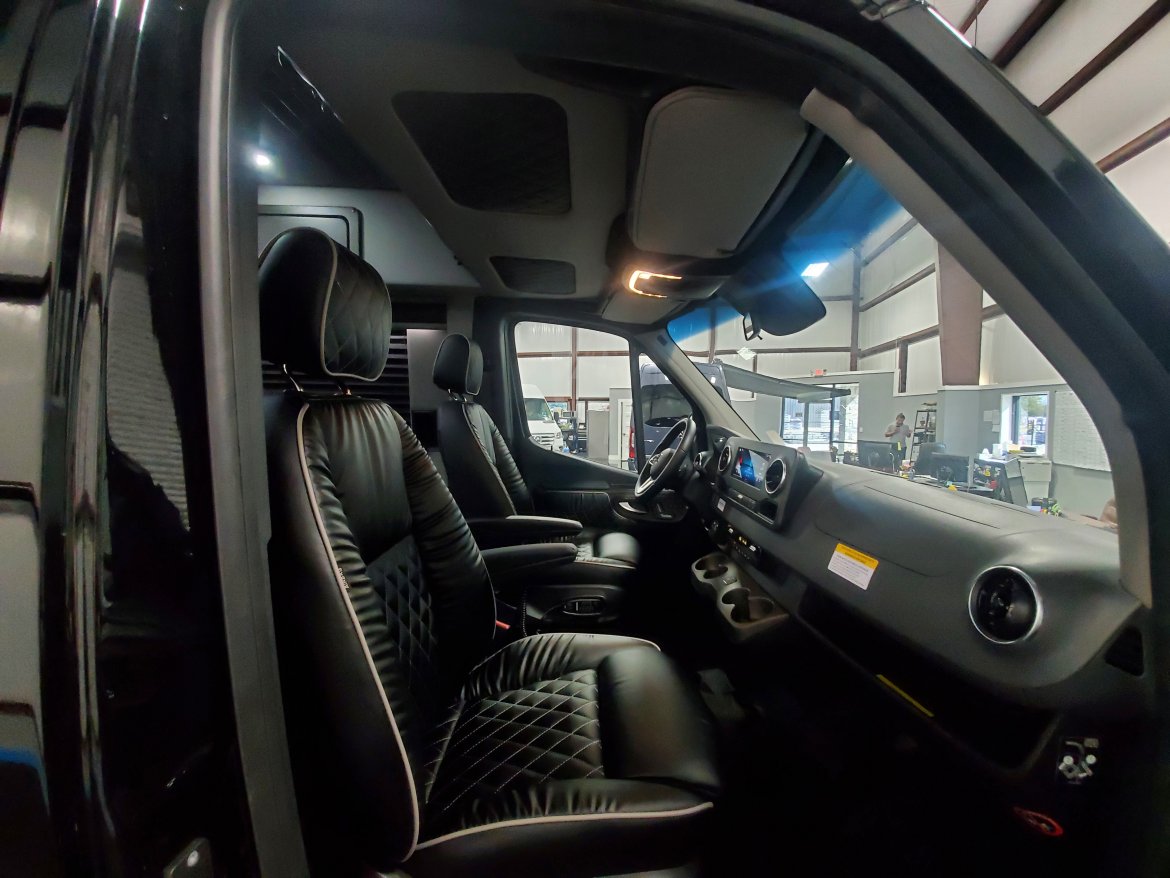 New 2023 Mercedes-Benz Sprinter 3500 170" EXT Luxe Day Cruiser D6 SS ...