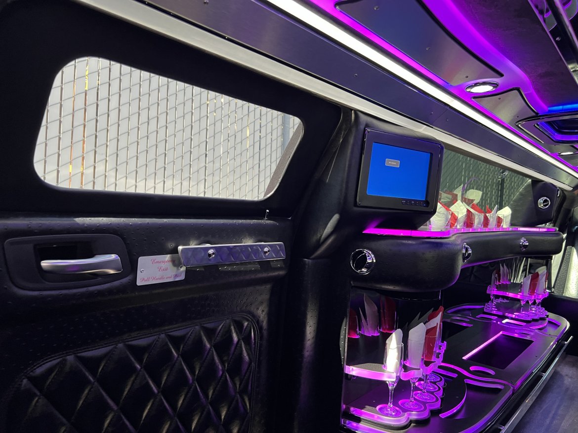 Used 2018 Chrysler 300 140 for sale #WS-15688 | We Sell Limos