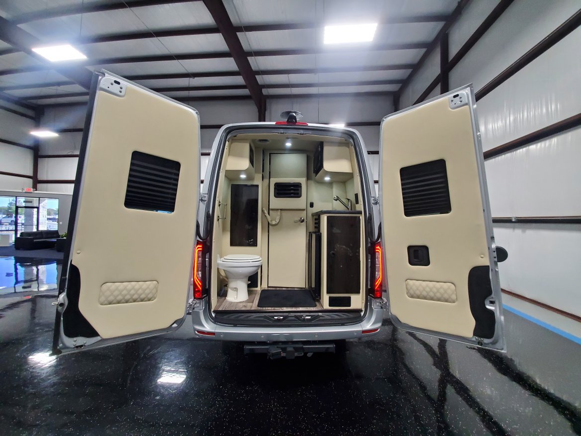 Used 2023 Mercedes-Benz Sprinter 3500 170" Midwest Luxe Daycruiser SS ...
