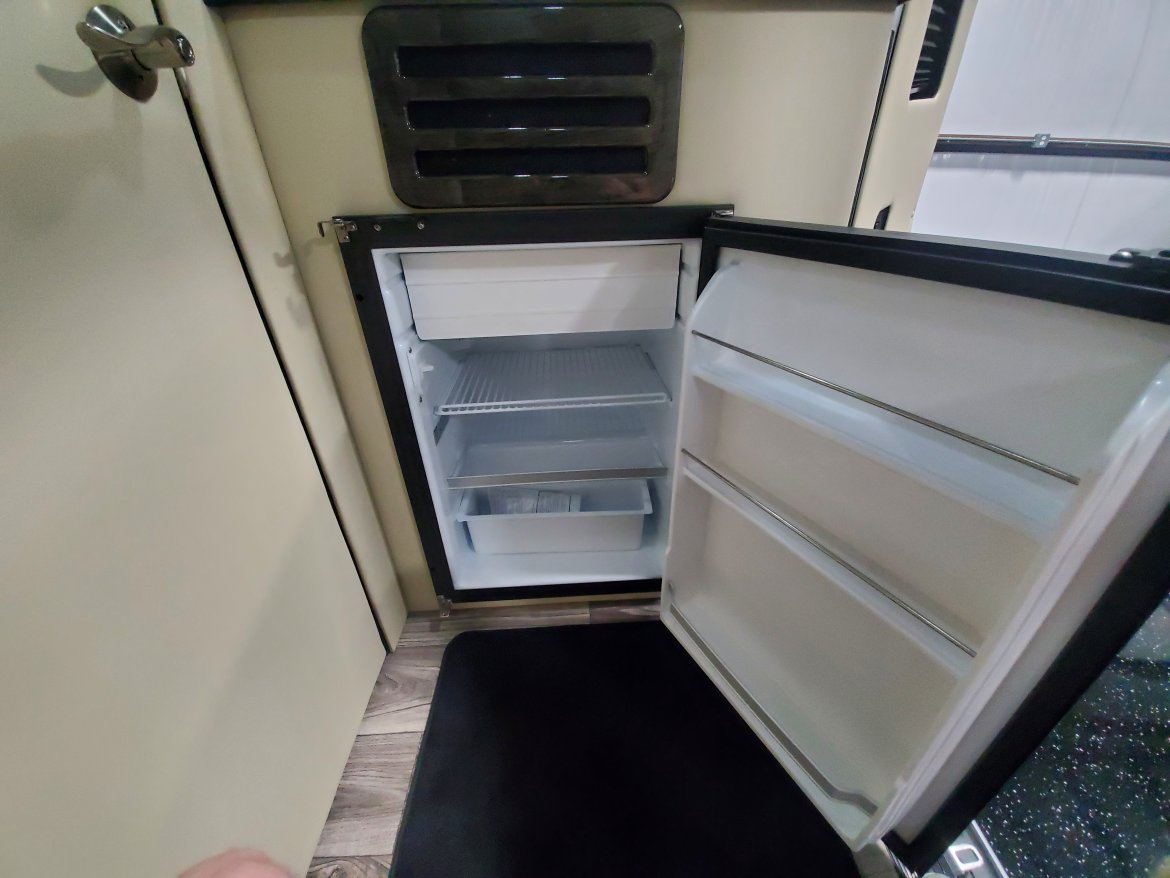 Used 2023 Mercedes-Benz Sprinter 3500 170" Midwest Luxe Daycruiser SS ...