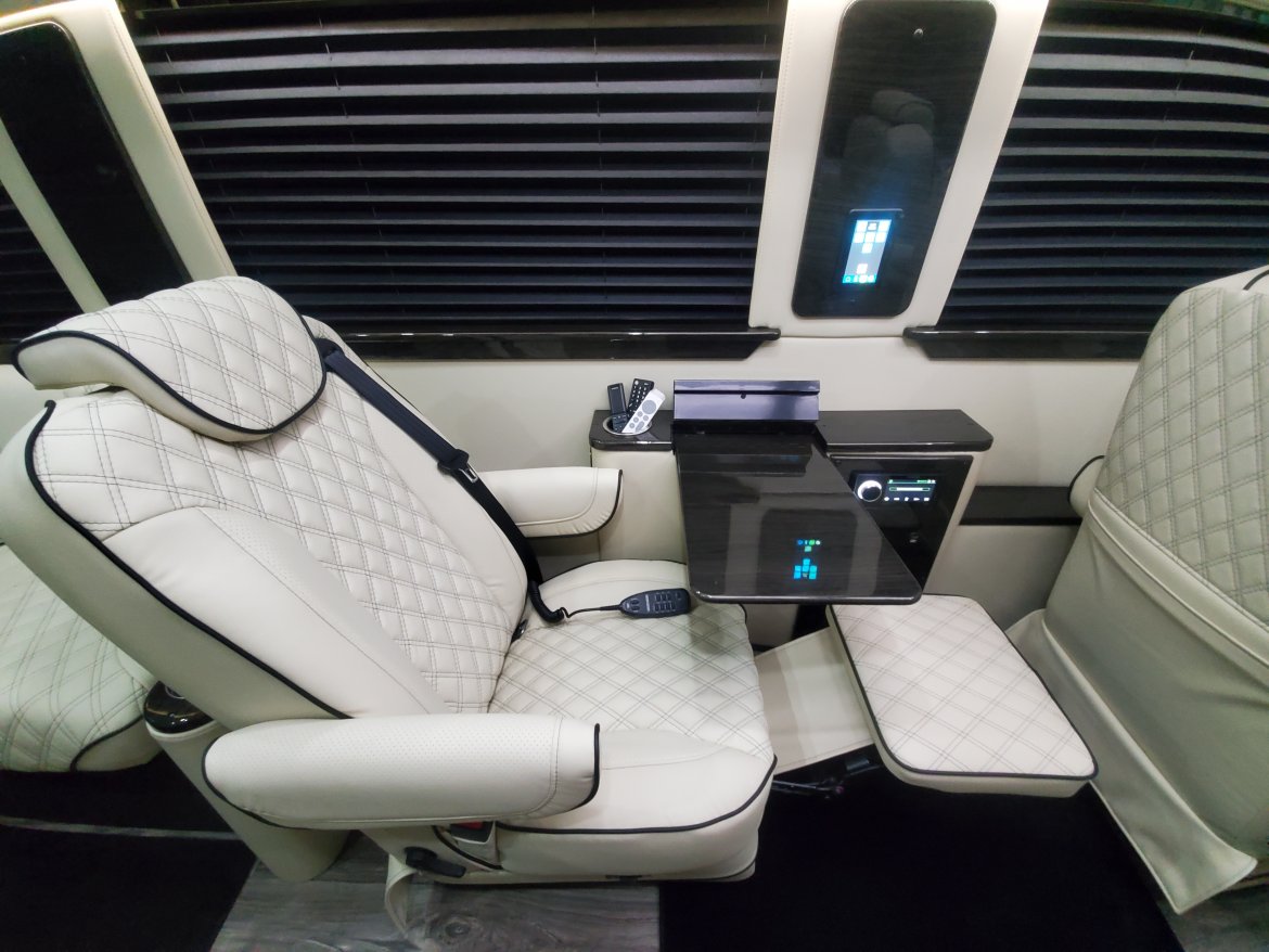 Used 2023 Mercedes-Benz Sprinter 3500 170" Midwest Luxe Daycruiser SS ...