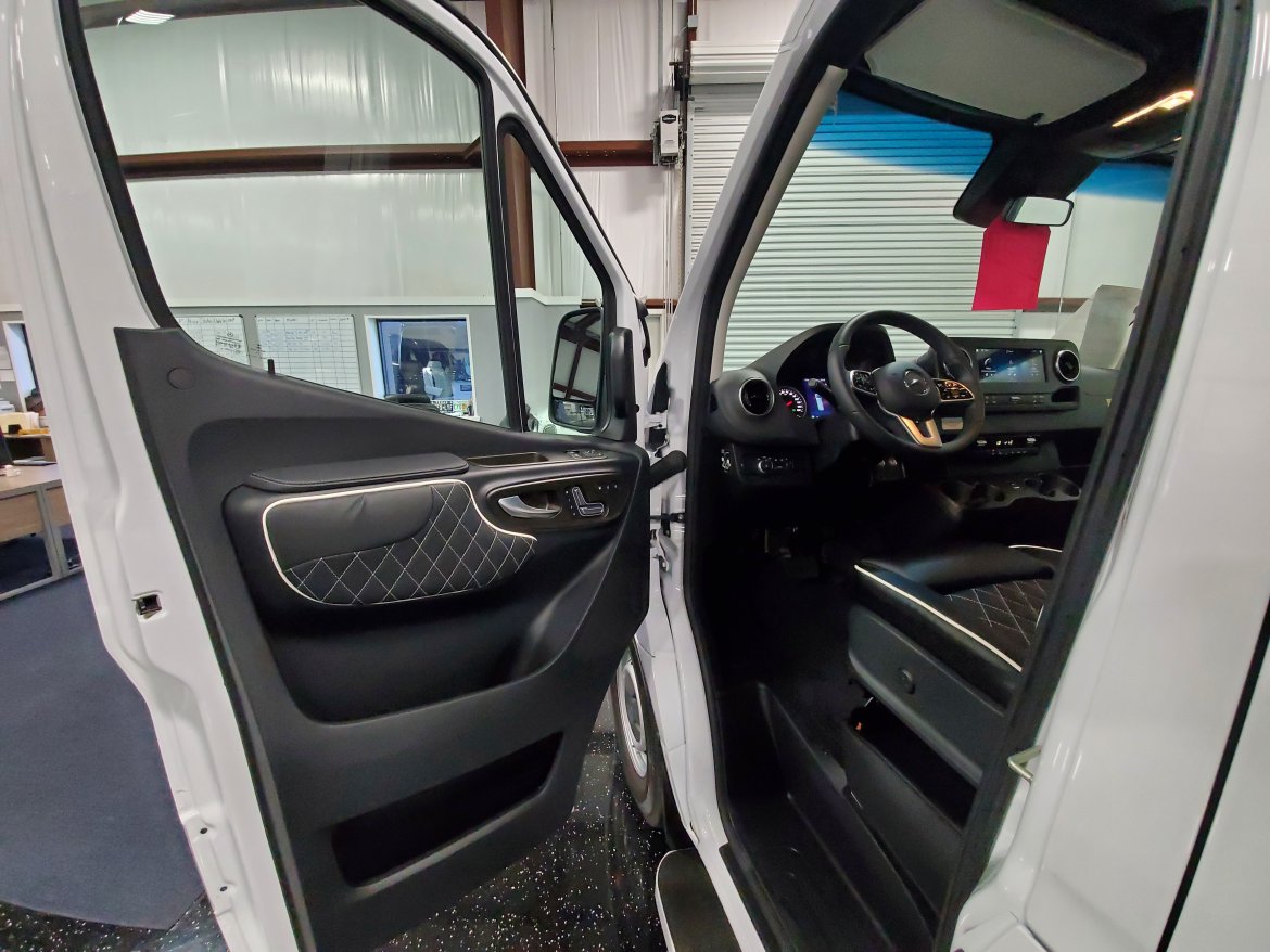 New 2023 Mercedes-Benz Sprinter 3500 170" Midwest Luxe Daycruiser SS ...