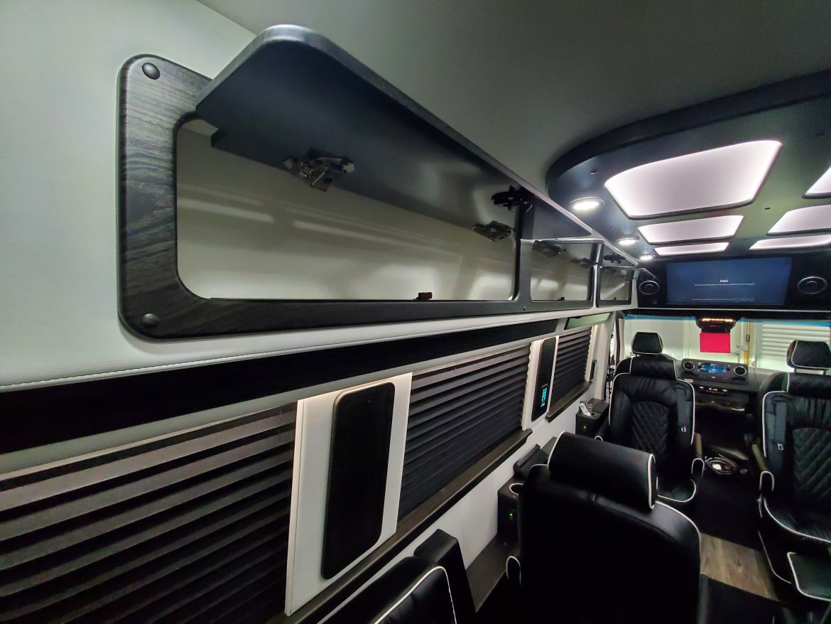 New 2023 Mercedes-Benz Sprinter 3500 170" Midwest Luxe Daycruiser SS ...