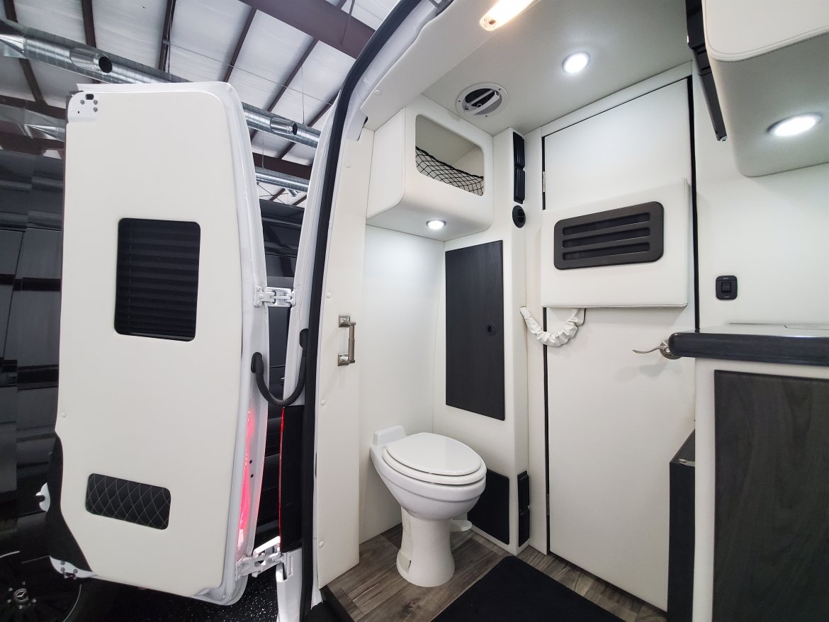 New 2023 Mercedes-Benz Sprinter 3500 170" Midwest Luxe Daycruiser SS ...