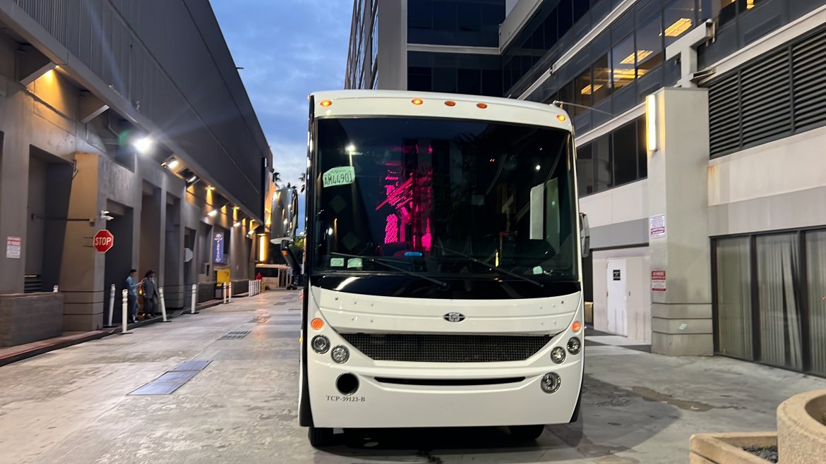 Used 2015 Workhorse W22 for sale #WS-15842 | We Sell Limos