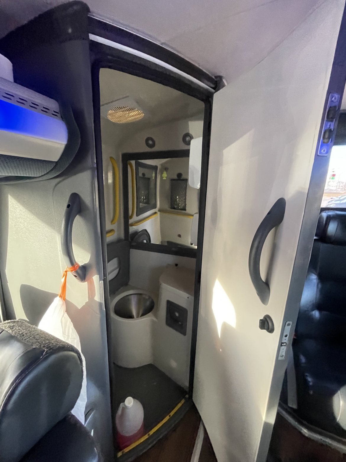 Used 2016 Freightliner 38 Passenger Motorcoach S3436 for sale #WS-15906 ...