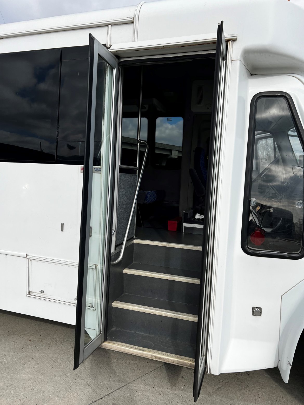 Used 2016 Freightliner Legacy for sale #WS-15984 | We Sell Limos