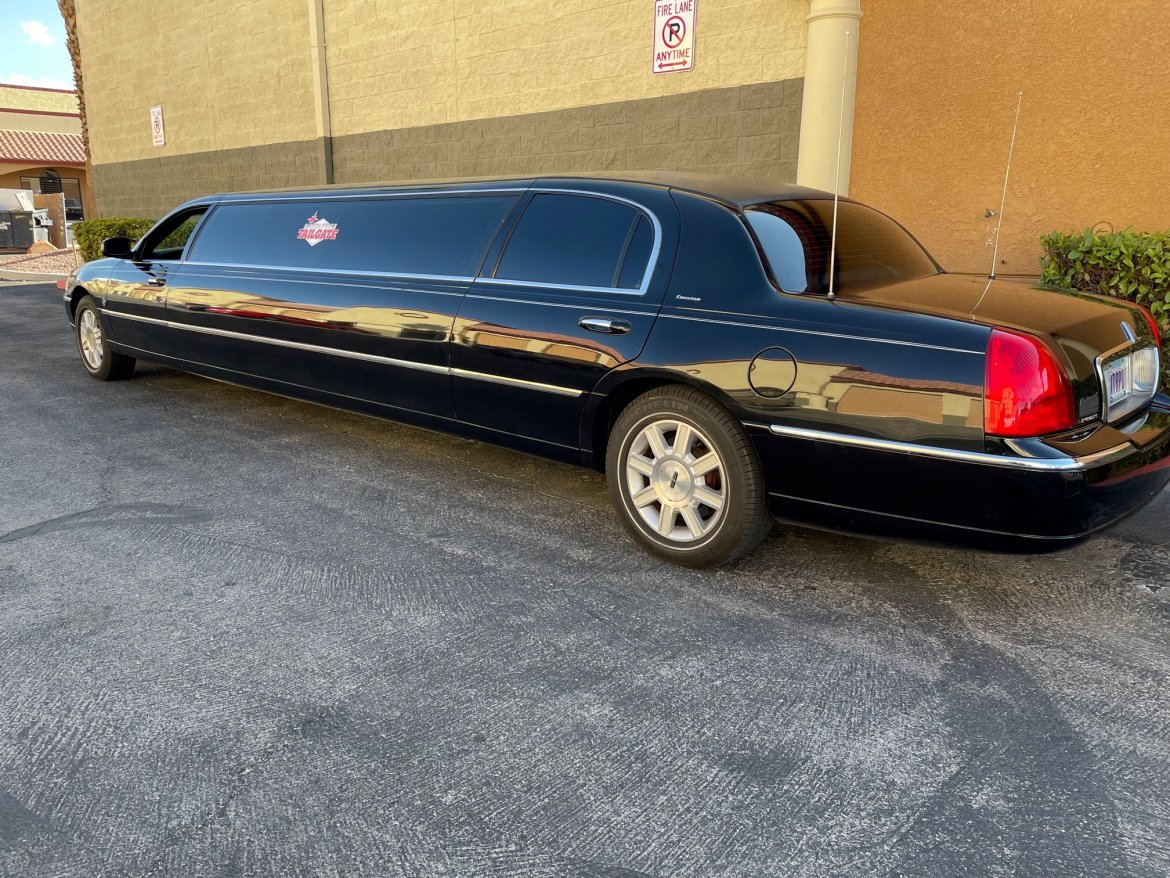 Used 2007 Lincoln Towncar Executive Limo for sale #WS-16012 | We Sell Limos
