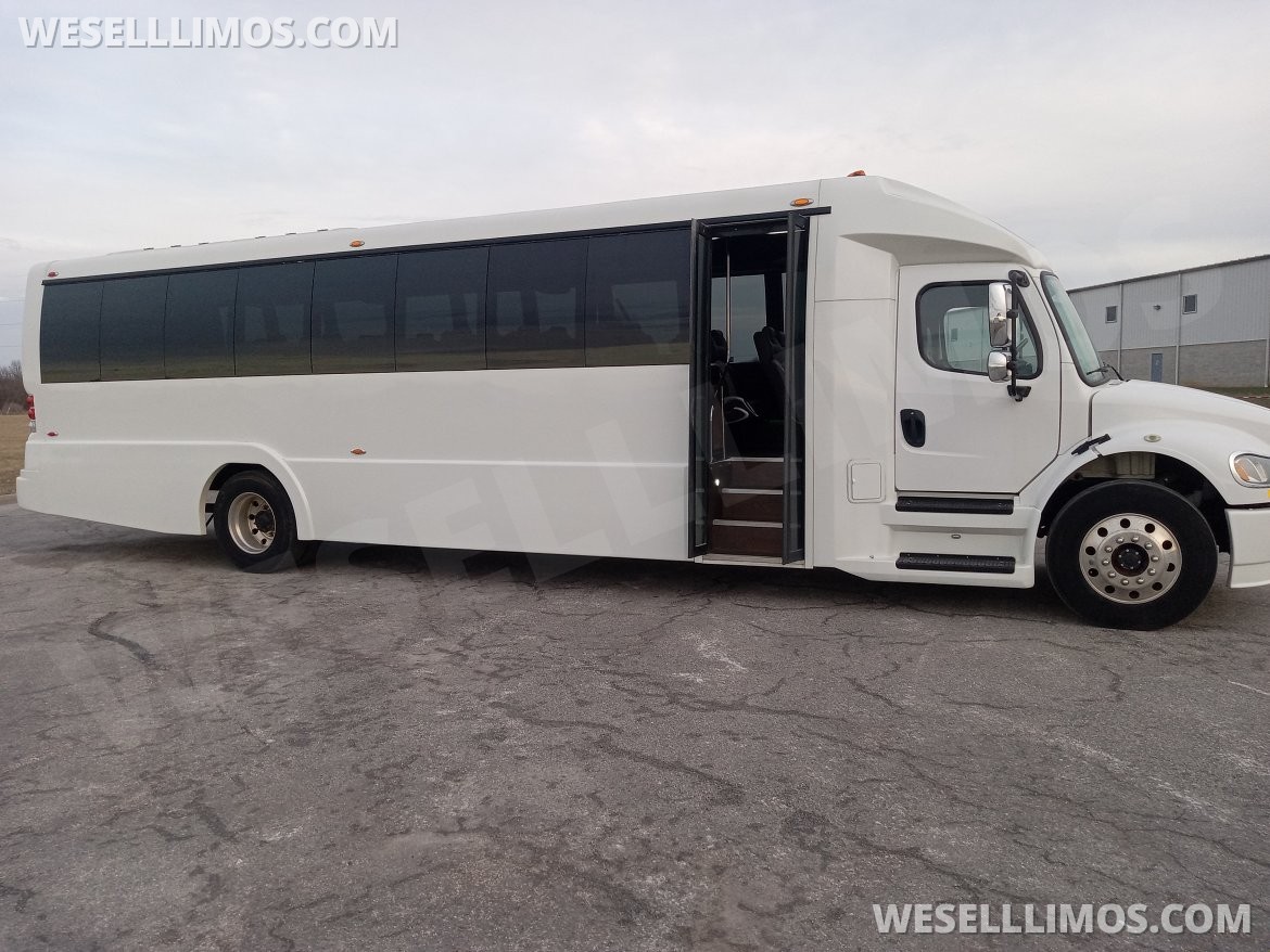 Used 2017 Freightliner E40 for sale #WS-16014 | We Sell Limos