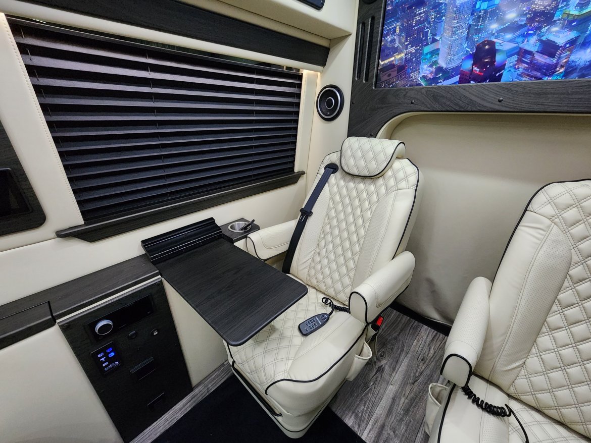 New 2022 Mercedes-Benz Sprinter 3500 Luxe w/ Partition/Lithium for sale ...