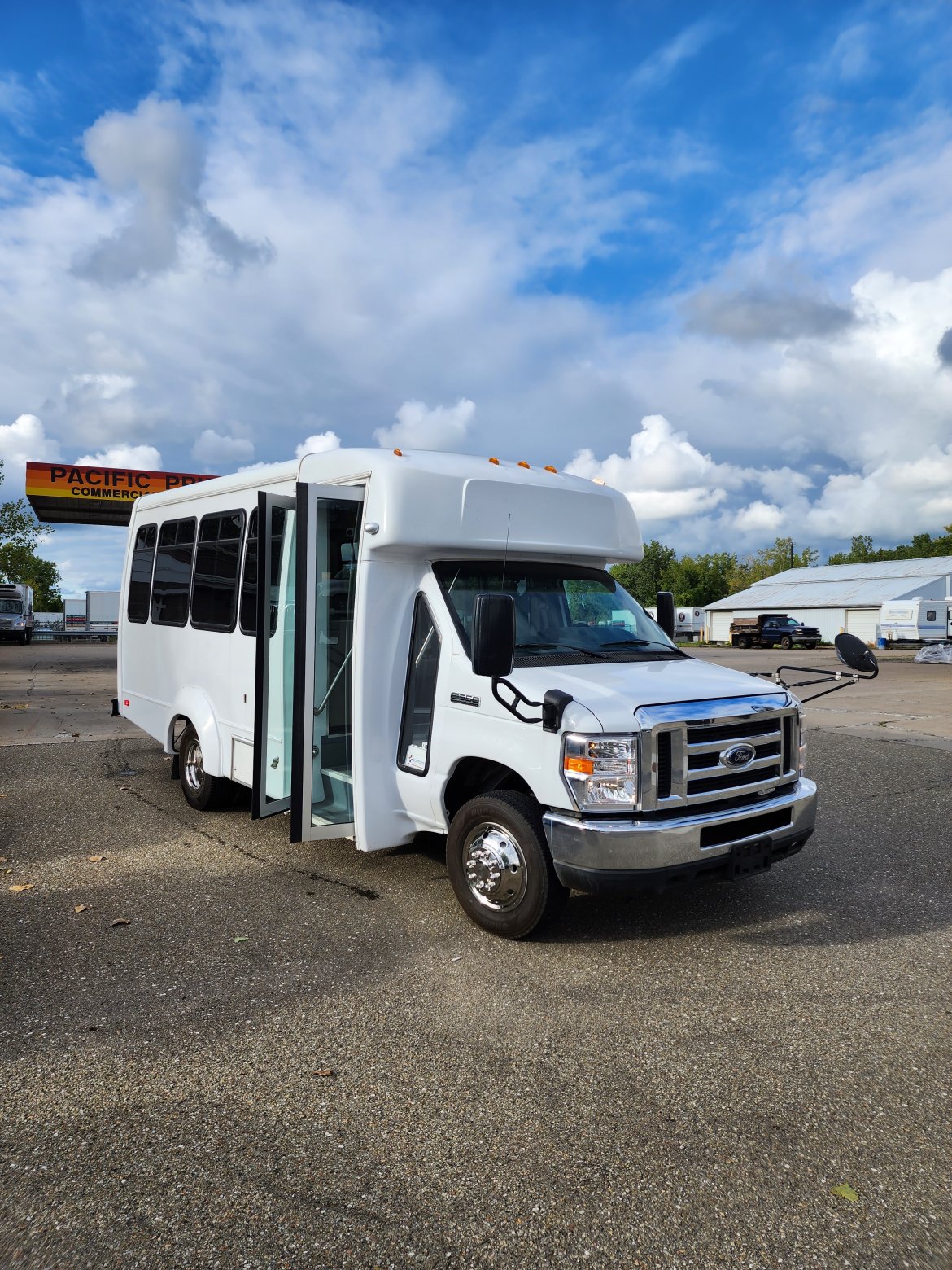 Used 2019 Ford E450 for sale #WS-16057 | We Sell Limos
