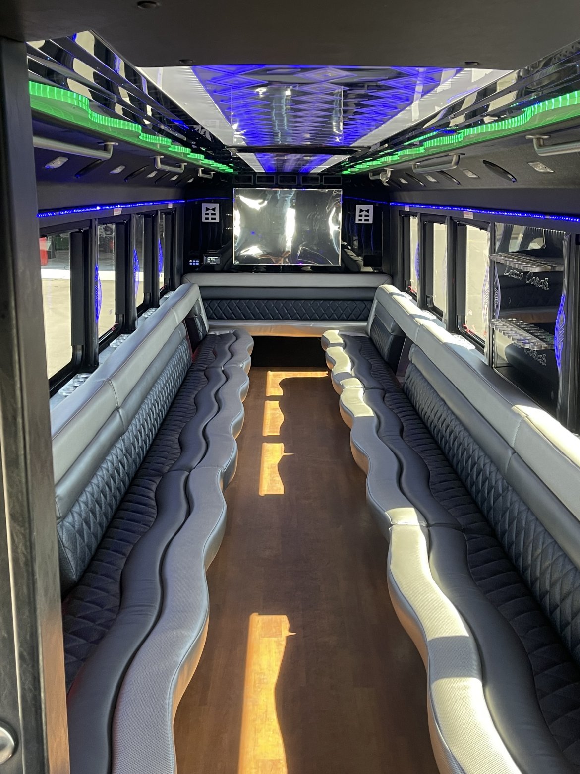 Used 2013 Freightliner MBC Front Engine Commercial Bus for sale in ...