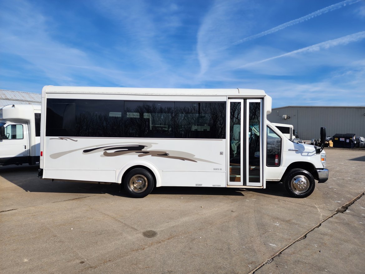 Used 2013 Ford E450 For Sale in Erie, PA - WeSellLimos