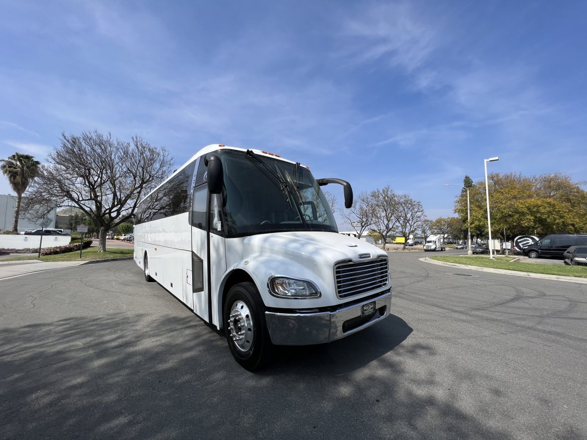 Used 2018 Freightliner INDBUS XL for sale #WS-16282 | We Sell Limos