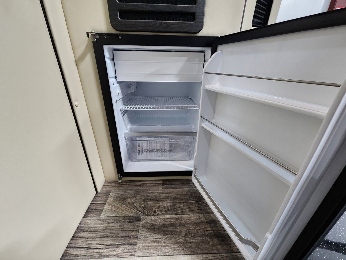 New 2023 Mercedes-Benz Luxe D4 144 4X4 Solar Lithium for sale #WS-16331 ...