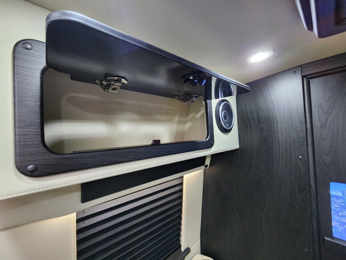 New 2023 Mercedes-Benz Luxe D4 144 4X4 Solar Lithium for sale #WS-16331 ...