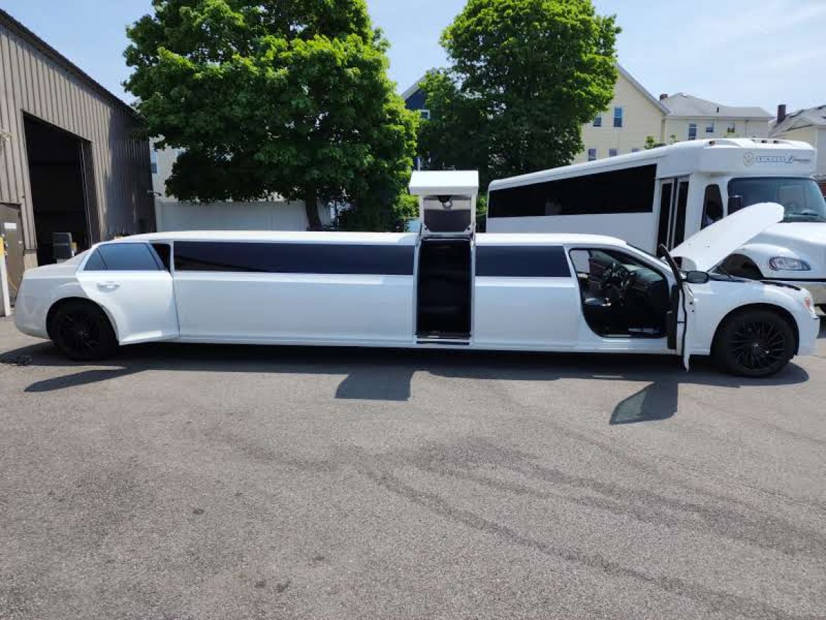 Used 2014 Chrysler 300 "Gullwing" 12 Passenger Limousine for sale #WS ...