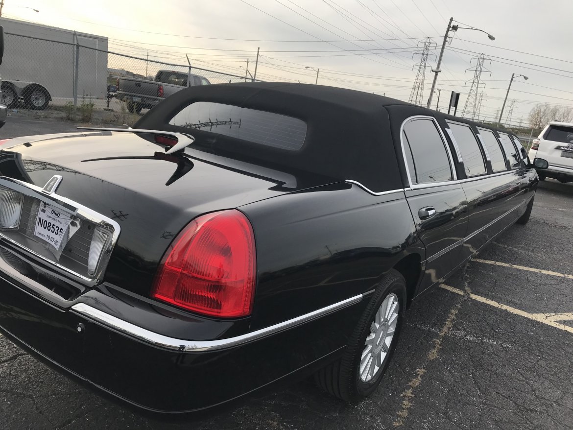 Used 2005 Lincoln Town Car for sale #WS-16520 | We Sell Limos