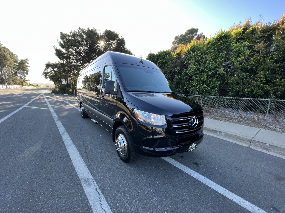 New 2022 Mercedes-Benz 14 Passenger Limo for sale #WS-16527 | We Sell Limos