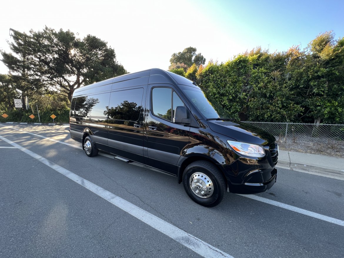 New 2022 Mercedes-Benz 14 Passenger Limo for sale #WS-16527 | We Sell Limos